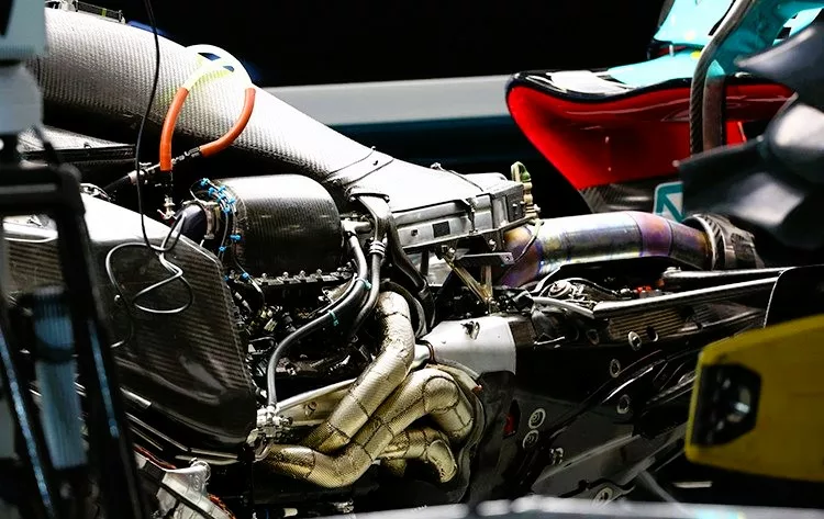 Mercedes si ispira alla McLaren ma il ritardo concettuale è ampio