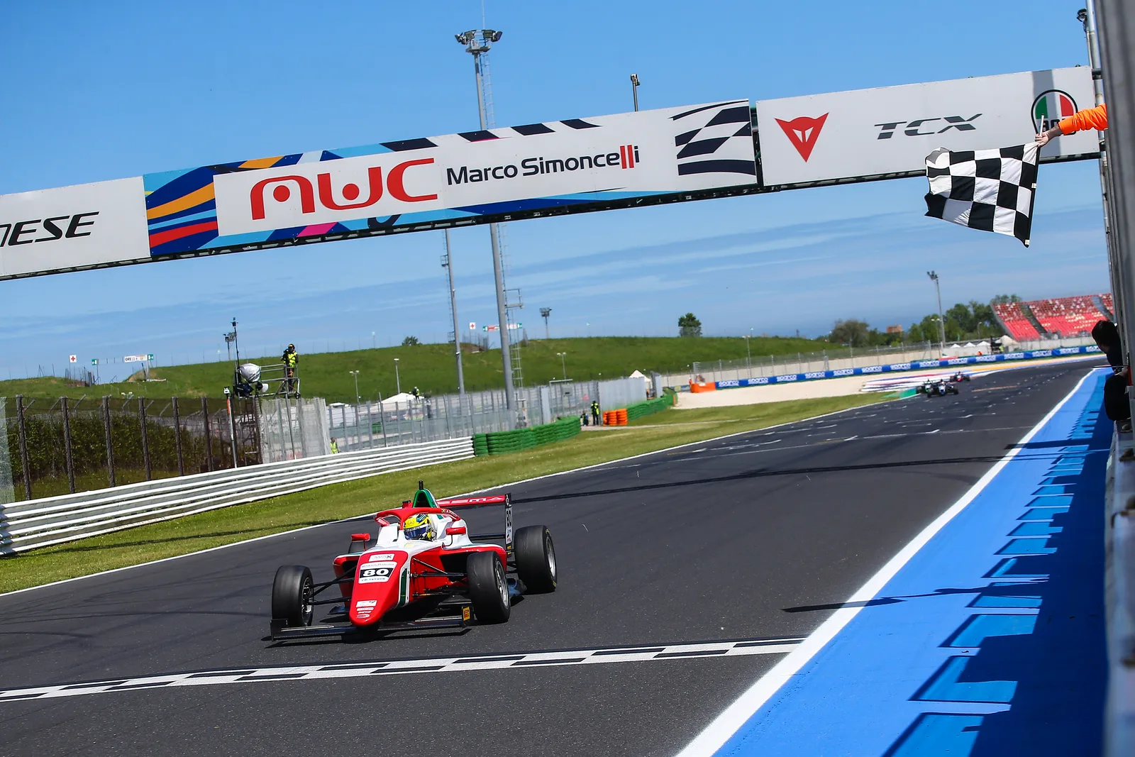 F4 orari e programmazione tv