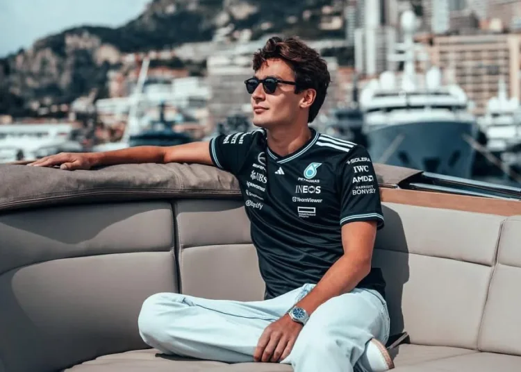 George Russell spaventa Mercedes e infiamma il mercato piloti